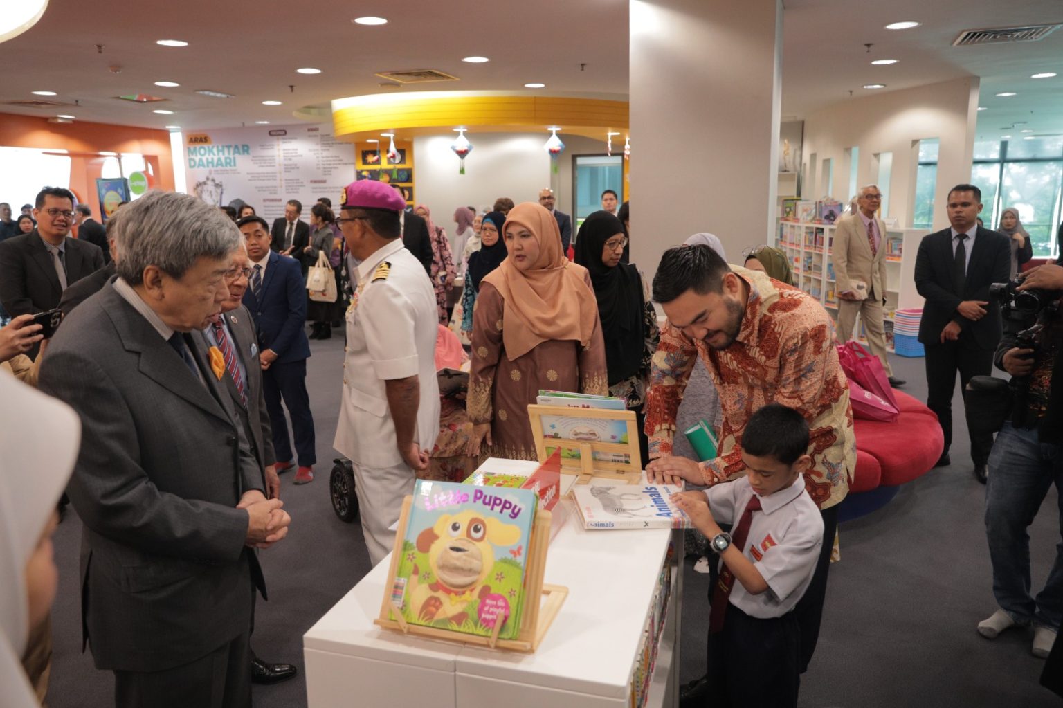 Yayasan Perpustakaan Raja Tun Uda (Raja Tun Uda Library Foundation)